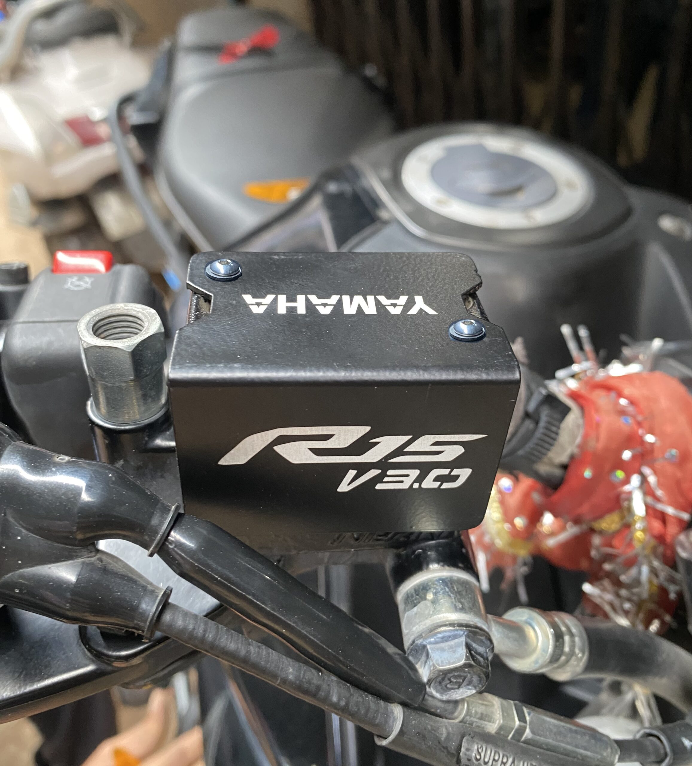 Yamaha R15 V3 Disc Fluid Box Cover Master Oil Reservoir Frame Guard ...